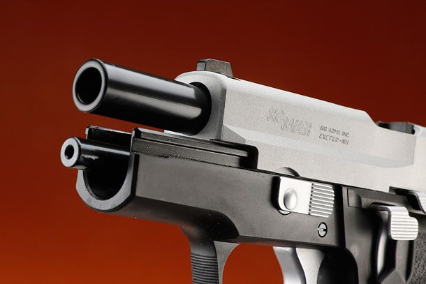 法執行機関に愛されたエリートガン「SIG P228 Two-Tone EVO2 フレームHWモデルガン」 | ニュース | アームズマガジンウェブ