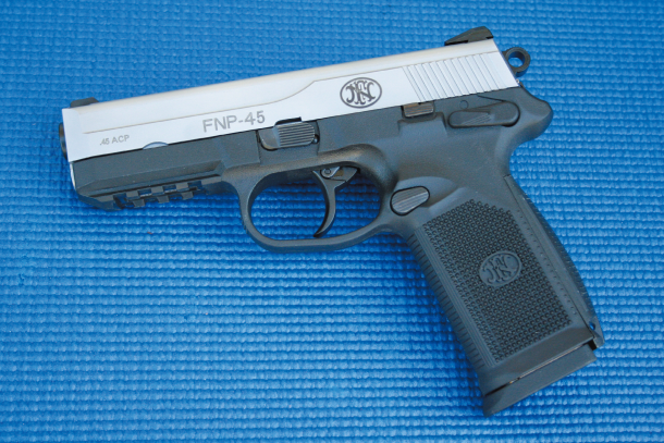 【実銃】FNX-45タクティカルの原型になったハンドガン「FNP-45」 | ニュース | アームズマガジンウェブ